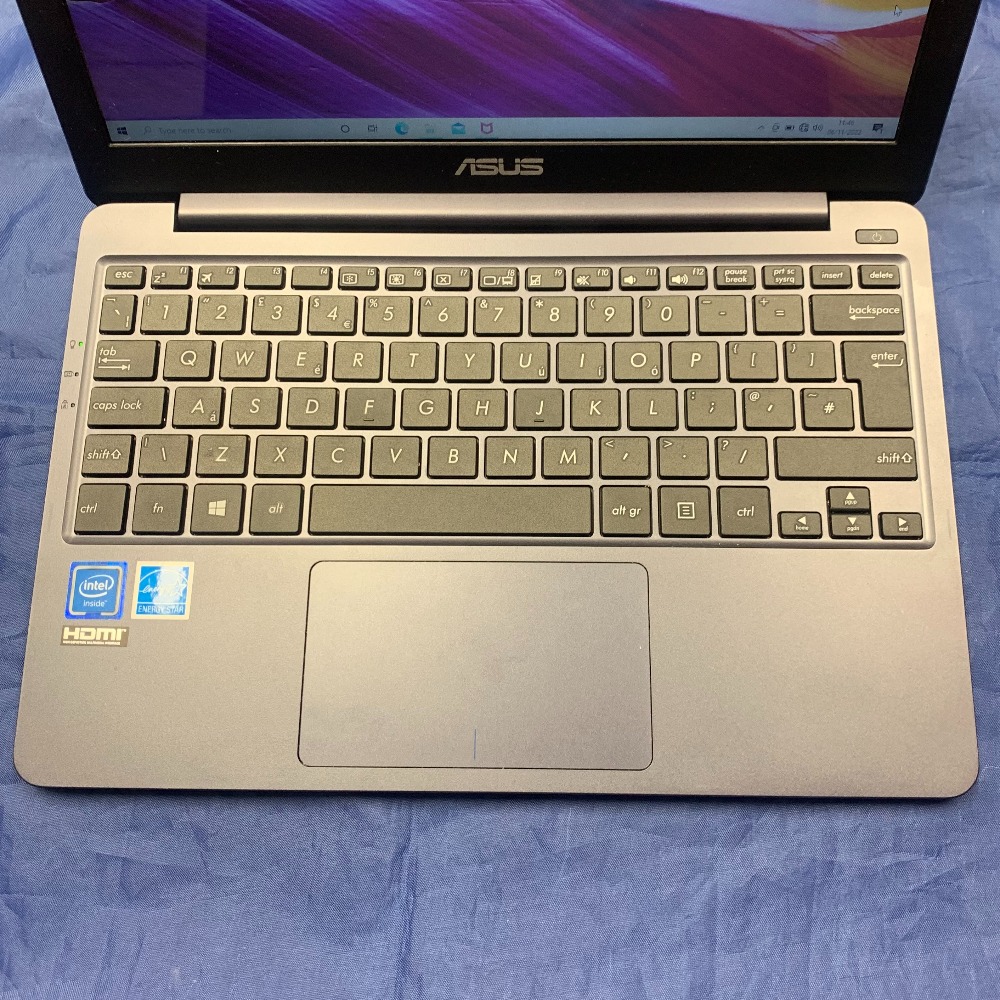 Used Asus E203N - Own4Less